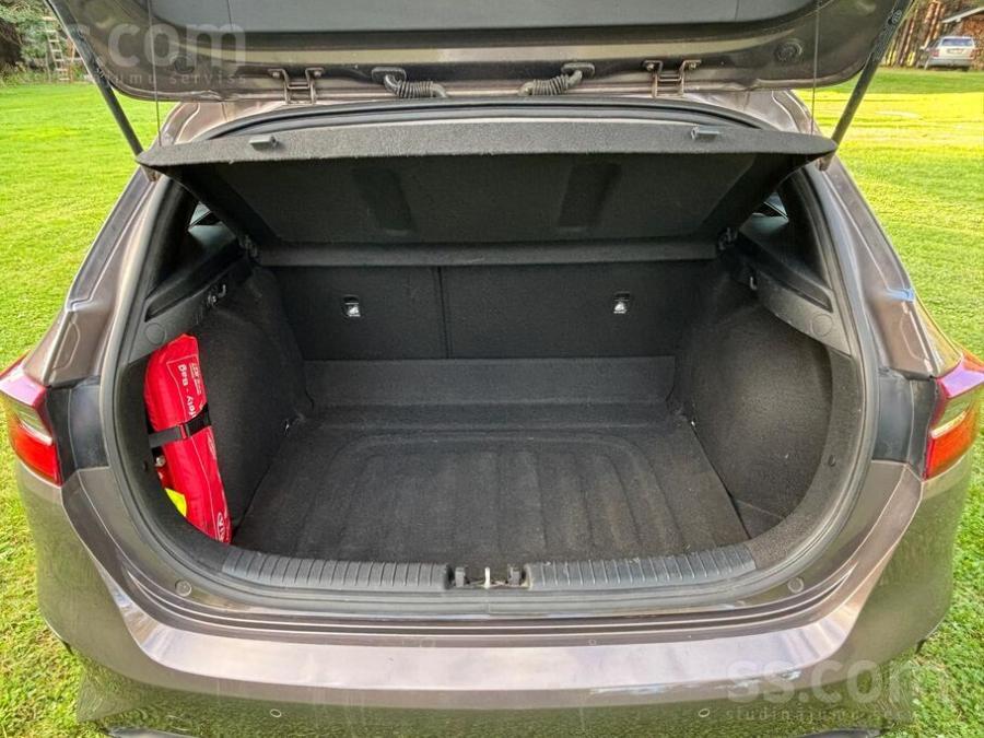 Brown Kia Ceed 2019 in Riga, with an engine capacity of 1.60 L and mileage of 97 thousand km for 6900 €, photo 10 on AUTOMOTO.COM.LV