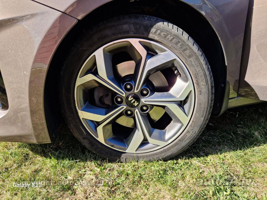 Brown Kia Ceed 2021 in Tallinn, with an engine capacity of 1.50 L and mileage of 61 thousand km for 13900 €, photo 17 on AUTOMOTO.COM.LV