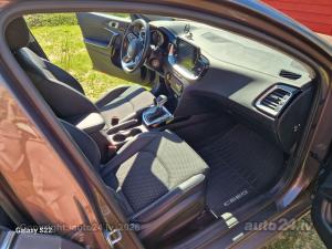 Brown Kia Ceed 2021 in Tallinn, with an engine capacity of 1.50 L and mileage of 61 thousand km for 13900 €, photo 28 on AUTOMOTO.COM.LV