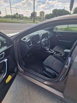 Brown Kia Ceed 2021 in Kaunas, with an engine capacity of 1.60 L and mileage of 104 thousand km for 8000 €, photo 8 on AUTOMOTO.COM.LV