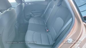 Brown Kia Ceed 2023 in Tartu, with an engine capacity of 1.50 L and mileage of 69 thousand km for 15990 €, photo 7 on AUTOMOTO.COM.LV