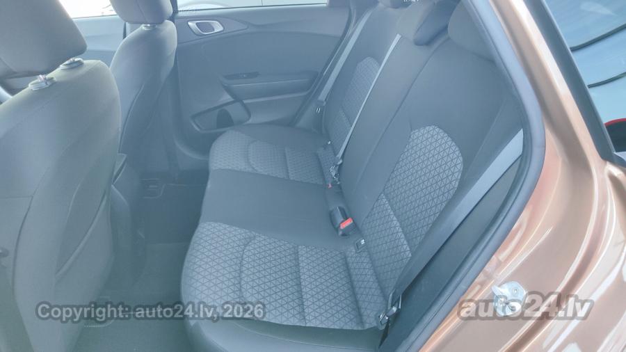 Brown Kia Ceed 2023 in Tartu, with an engine capacity of 1.50 L and mileage of 69 thousand km for 15990 €, photo 7 on AUTOMOTO.COM.LV