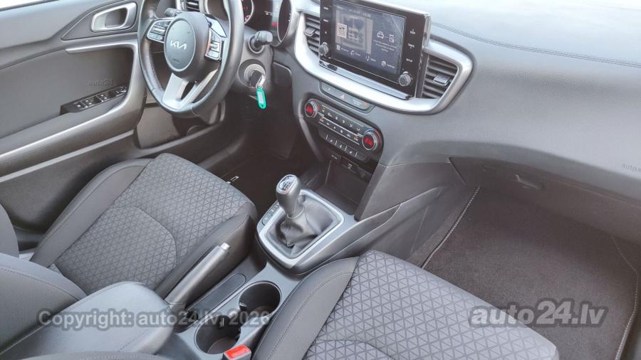 Brown Kia Ceed 2023 in Tartu, with an engine capacity of 1.50 L and mileage of 69 thousand km for 15990 €, photo 9 on AUTOMOTO.COM.LV