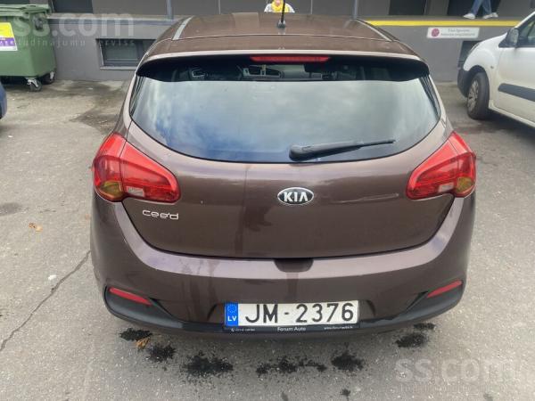 Brūns Kia Ceed 2014 Rīga, ar dzinēja tilpumu 1.40 L un nobraukumu 290 tūkst. km par 3500 €, foto 5 vietnē AUTOMOTO.COM.LV