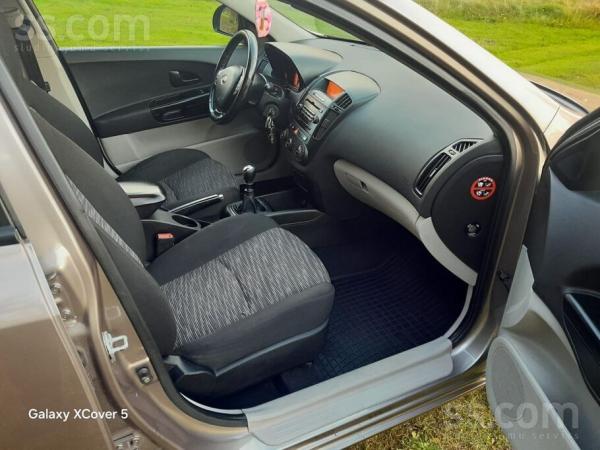 Brūns Kia Ceed 2007 Preiļi, ar dzinēja tilpumu 1.60 L un nobraukumu 352 tūkst. km par 1250 €, foto 5 vietnē AUTOMOTO.COM.LV