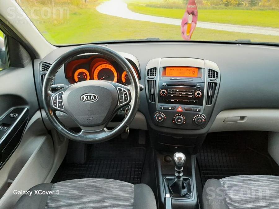 Brown Kia Ceed 2007 in Preili, with an engine capacity of 1.60 L and mileage of 352 thousand km for 1250 €, photo 8 on AUTOMOTO.COM.LV