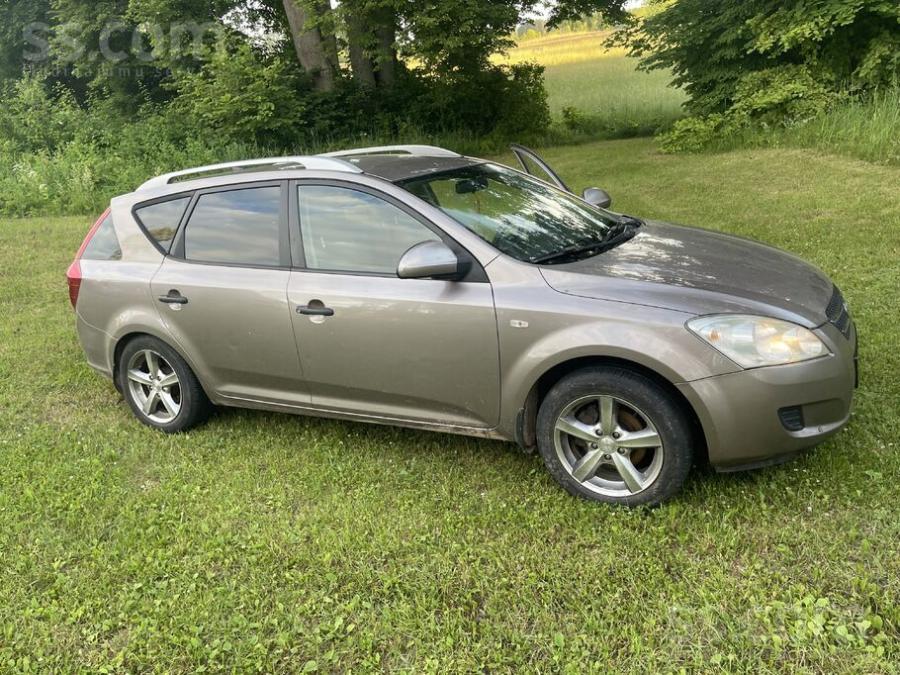 Brown Kia Ceed 2007 in Preili, with an engine capacity of 1.60 L and mileage of 360 thousand km for 1550 €, photo 3 on AUTOMOTO.COM.LV