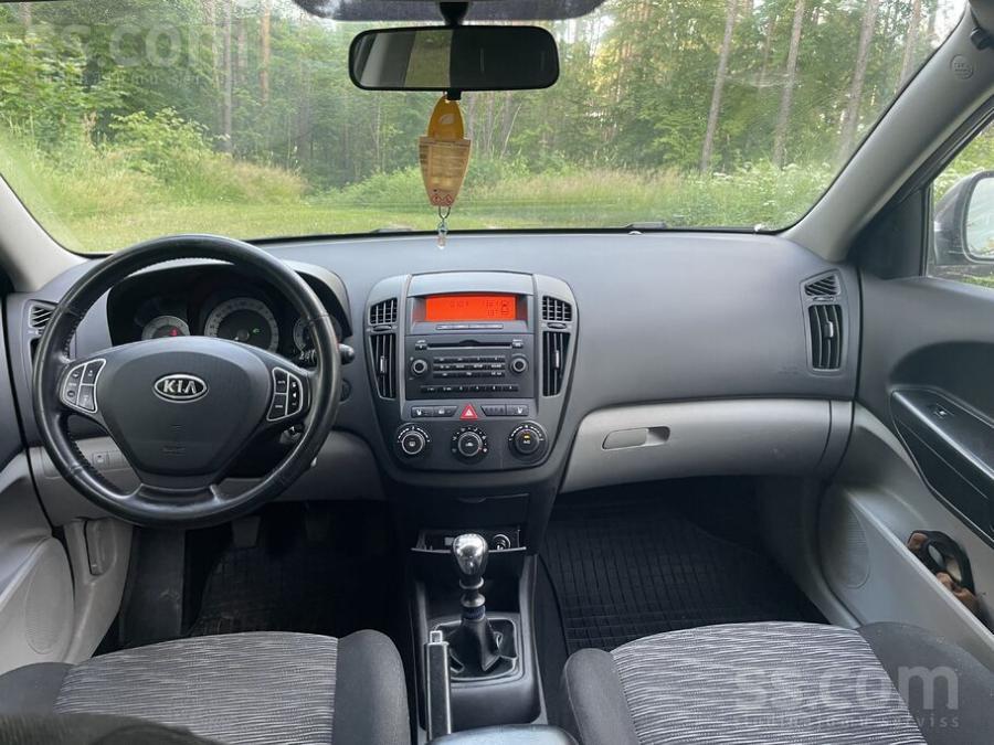 Brown Kia Ceed 2007 in Preili, with an engine capacity of 1.60 L and mileage of 360 thousand km for 1550 €, photo 6 on AUTOMOTO.COM.LV