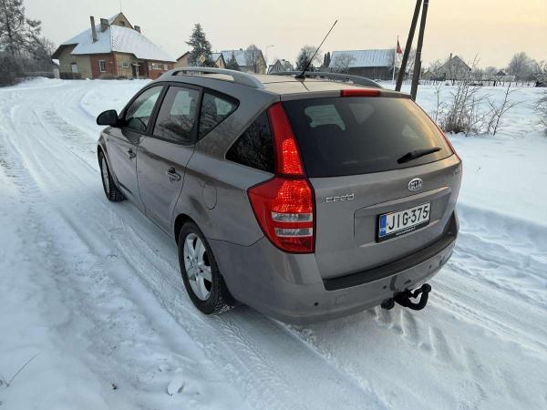 Brūns Kia Ceed 2008 Šauļi, ar dzinēja tilpumu 1.58 L un nobraukumu 317 tūkst. km par 2100 €, foto 4 vietnē AUTOMOTO.COM.LV