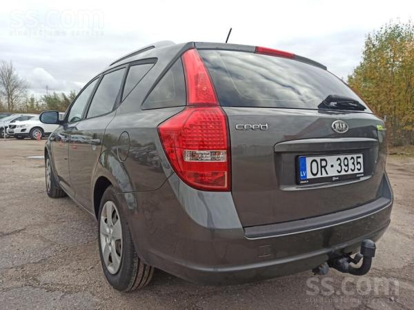 Brūns Kia Ceed 2010 Daugavpils, ar dzinēja tilpumu 1.60 L un nobraukumu 0 tūkst. km par 2800 €, foto 8 vietnē AUTOMOTO.COM.LV