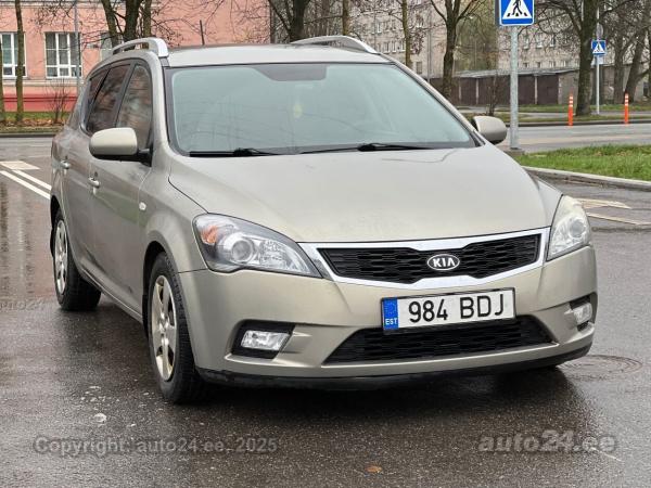 Brown Kia Ceed 2011 in Narva, with an engine capacity of 1.60 L and mileage of 232 thousand km for 2999 €, photo 11 on AUTOMOTO.COM.LV