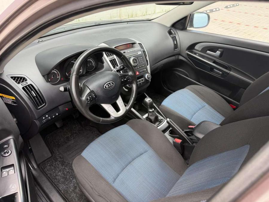 Brūns Kia Ceed 2011 Šauļi, ar dzinēja tilpumu 1.60 L un nobraukumu 288 tūkst. km par 2350 €, foto 18 vietnē AUTOMOTO.COM.LV