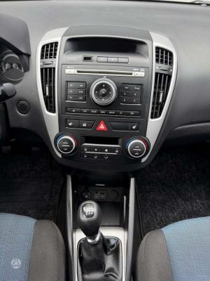 Brūns Kia Ceed 2011 Šauļi, ar dzinēja tilpumu 1.60 L un nobraukumu 288 tūkst. km par 2350 €, foto 25 vietnē AUTOMOTO.COM.LV