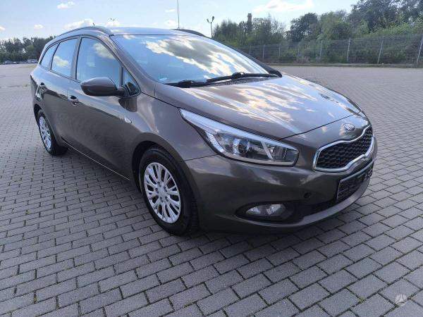 Brown Kia Ceed 2012 in Marijampole, with an engine capacity of 1.58 L and mileage of 300 thousand km for 3649 €, photo 2 on AUTOMOTO.COM.LV