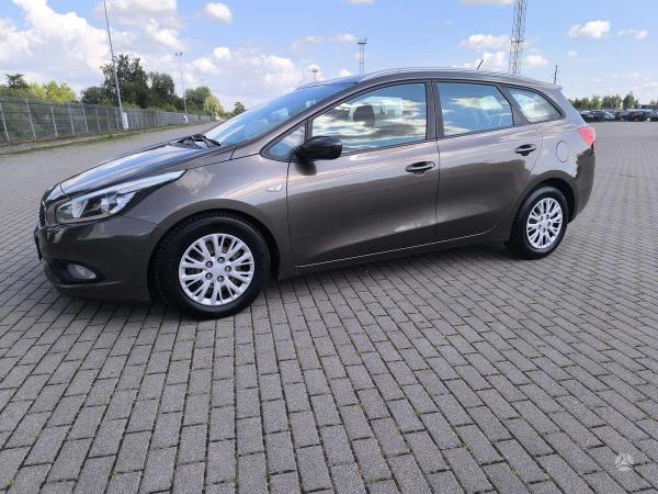 Brown Kia Ceed 2012 in Marijampole, with an engine capacity of 1.58 L and mileage of 300 thousand km for 3649 €, photo 3 on AUTOMOTO.COM.LV