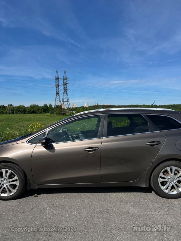 Brown Kia Ceed 2013 in Tallinn, with an engine capacity of 1.60 L and mileage of 221 thousand km for 5500 €, photo 8 on AUTOMOTO.COM.LV