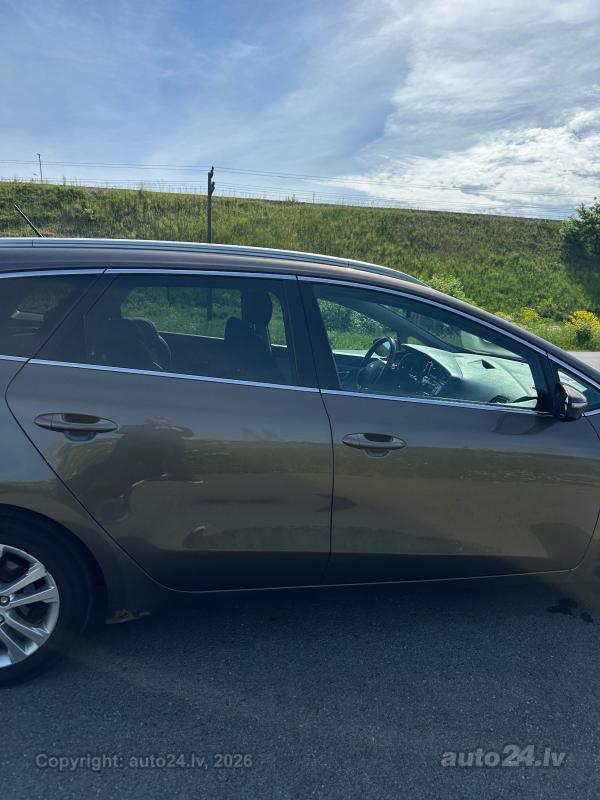 Brown Kia Ceed 2013 in Tallinn, with an engine capacity of 1.60 L and mileage of 221 thousand km for 5500 €, photo 9 on AUTOMOTO.COM.LV