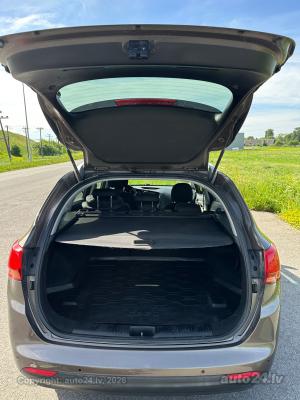 Brown Kia Ceed 2013 in Tallinn, with an engine capacity of 1.60 L and mileage of 221 thousand km for 5500 €, photo 12 on AUTOMOTO.COM.LV