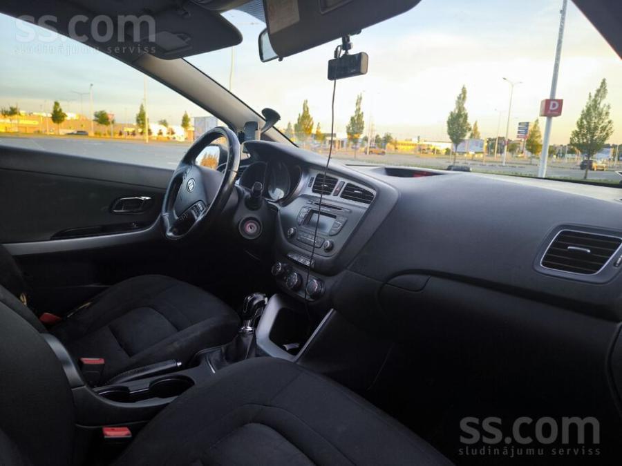 Brown Kia Ceed 2013 in Riga, with an engine capacity of 1.40 L and mileage of 313 thousand km for 2400 €, photo 7 on AUTOMOTO.COM.LV