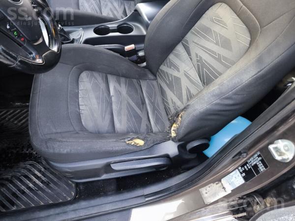 Brown Kia Ceed 2013 in Riga, with an engine capacity of 1.40 L and mileage of 313 thousand km for 2400 €, photo 10 on AUTOMOTO.COM.LV
