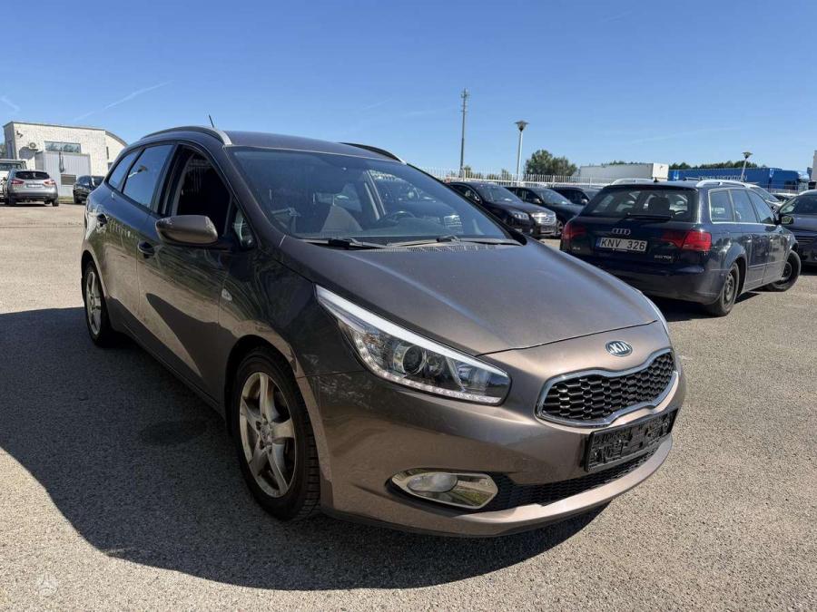 Brūns Kia Ceed 2014 Marijampole, ar dzinēja tilpumu 1.58 L un nobraukumu 156 tūkst. km par 3650 €, foto 4 vietnē AUTOMOTO.COM.LV