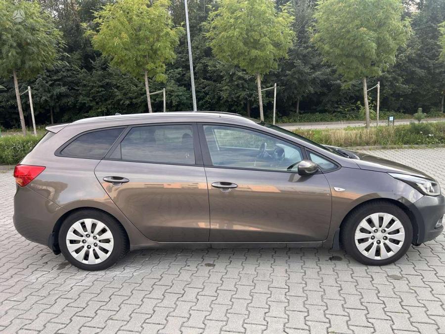 Brown Kia Ceed 2014 in Klaipeda, with an engine capacity of 1.40 L and mileage of 214 thousand km for 3150 €, photo 1 on AUTOMOTO.COM.LV