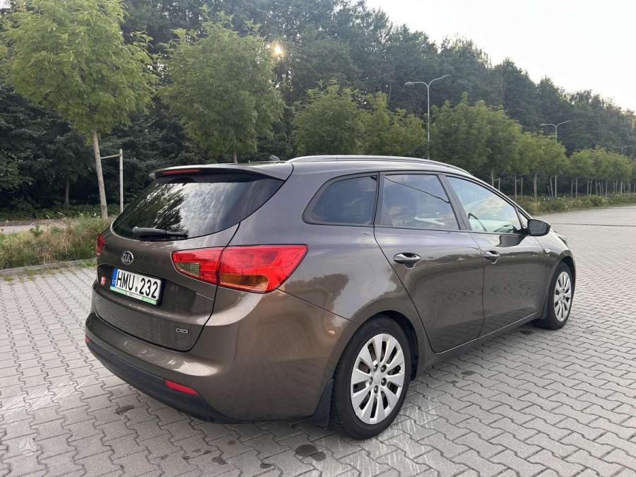 Brown Kia Ceed 2014 in Klaipeda, with an engine capacity of 1.40 L and mileage of 214 thousand km for 3150 €, photo 3 on AUTOMOTO.COM.LV