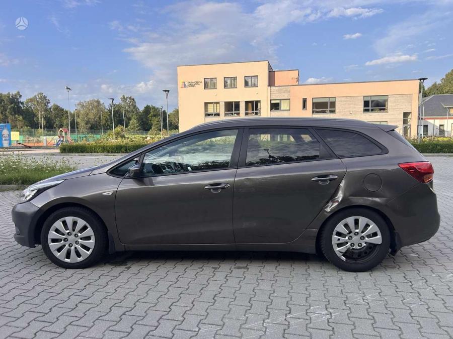 Brown Kia Ceed 2014 in Klaipeda, with an engine capacity of 1.40 L and mileage of 214 thousand km for 3150 €, photo 5 on AUTOMOTO.COM.LV