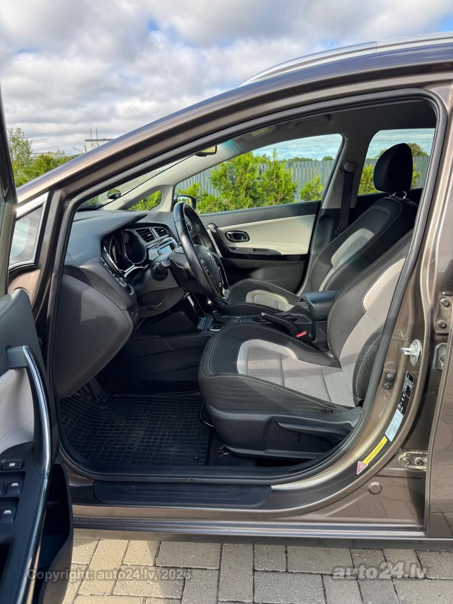Brown Kia Ceed 2014 in Tallinn, with an engine capacity of 1.60 L and mileage of 229 thousand km for 6500 €, photo 8 on AUTOMOTO.COM.LV