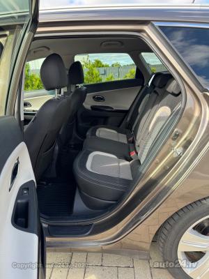 Brown Kia Ceed 2014 in Tallinn, with an engine capacity of 1.60 L and mileage of 229 thousand km for 6500 €, photo 9 on AUTOMOTO.COM.LV
