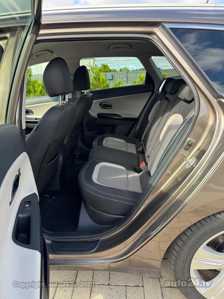Brown Kia Ceed 2014 in Tallinn, with an engine capacity of 1.60 L and mileage of 229 thousand km for 6500 €, photo 9 on AUTOMOTO.COM.LV