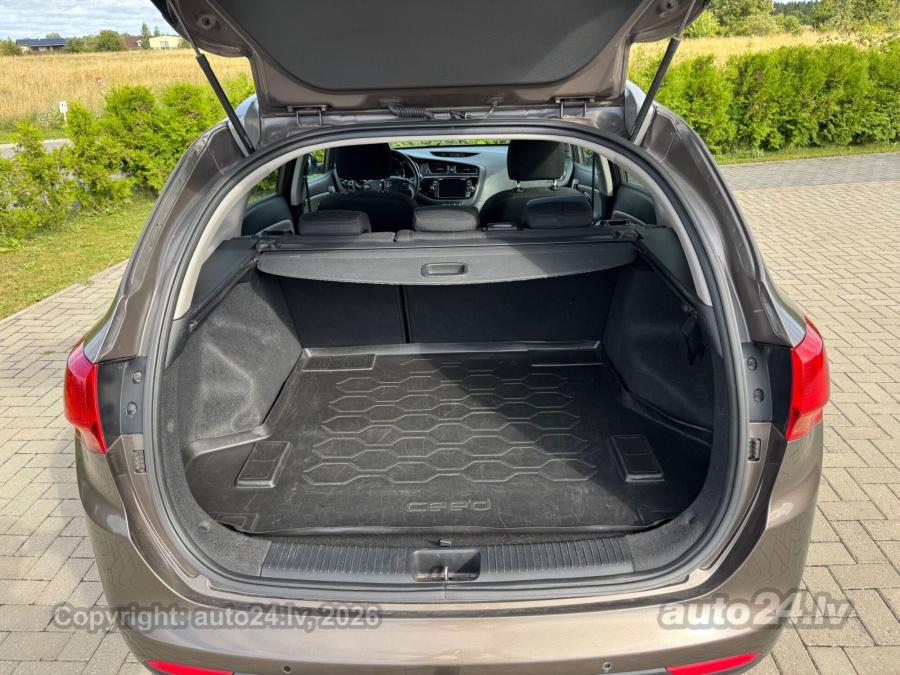Brown Kia Ceed 2014 in Tallinn, with an engine capacity of 1.60 L and mileage of 229 thousand km for 6500 €, photo 13 on AUTOMOTO.COM.LV