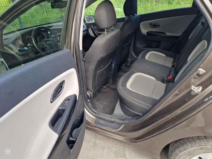 Brūns Kia Ceed 2014 Viļņa, ar dzinēja tilpumu 1.58 L un nobraukumu 197 tūkst. km par 4400 €, foto 10 vietnē AUTOMOTO.COM.LV