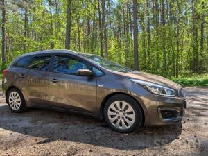 Brown Kia Ceed 2018 in Riga, with an engine capacity of 1.60 L and mileage of 117 thousand km for 5350 €, photo 3 on AUTOMOTO.COM.LV