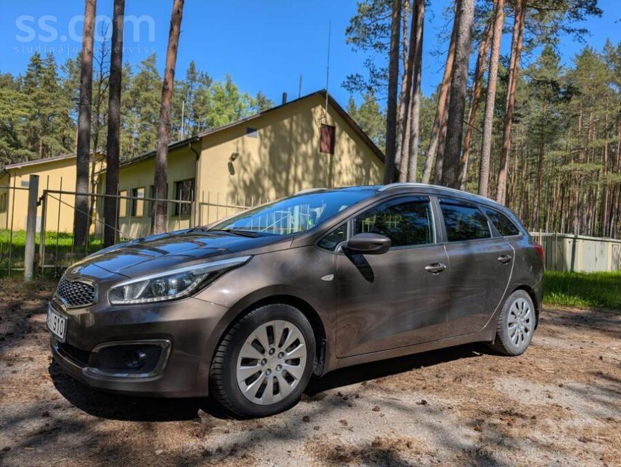 Brown Kia Ceed 2018 in Riga, with an engine capacity of 1.60 L and mileage of 117 thousand km for 5350 €, photo 5 on AUTOMOTO.COM.LV