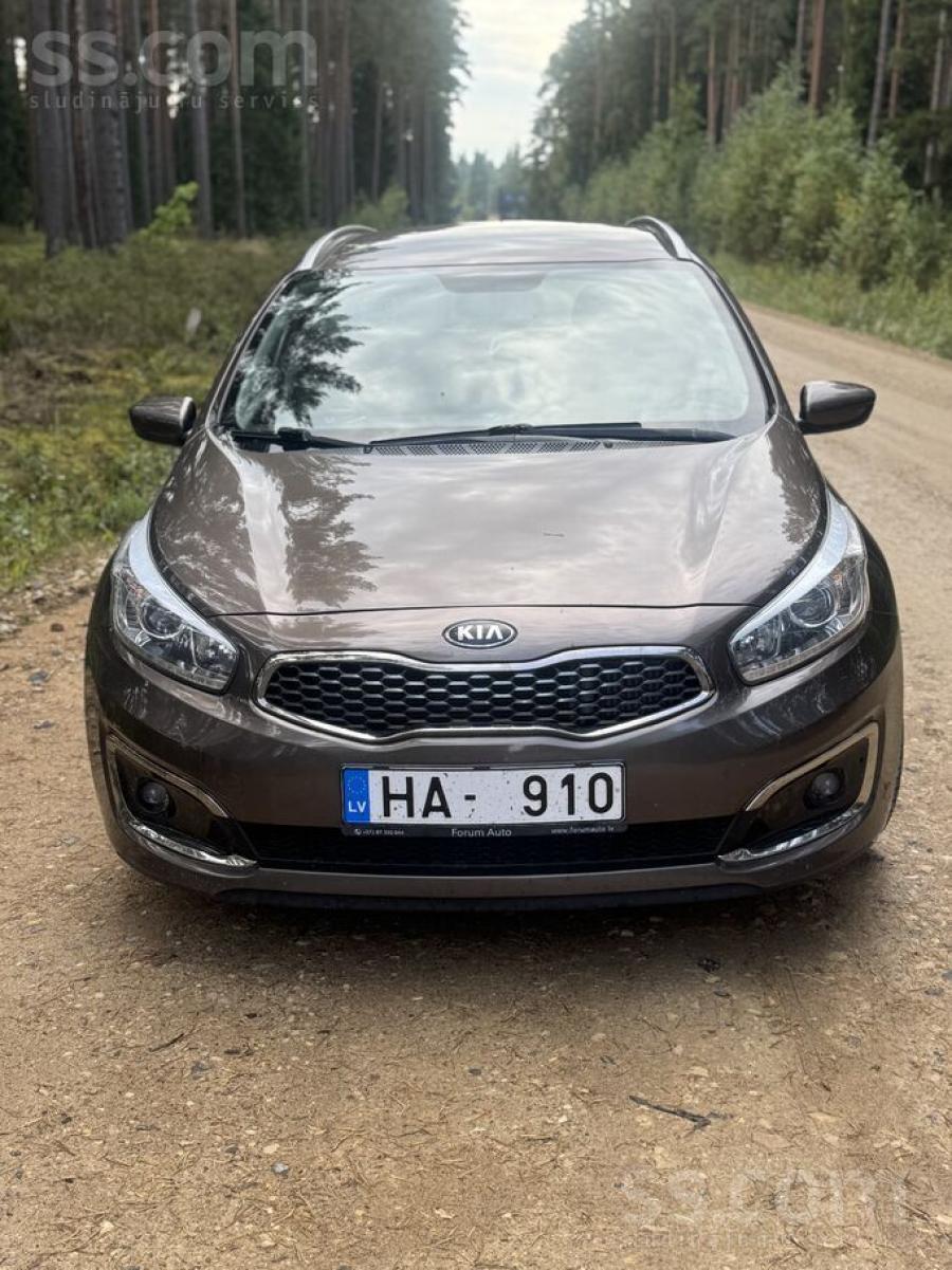 Brown Kia Ceed 2018 in Riga, with an engine capacity of 1.60 L and mileage of 131 thousand km for 7000 €, photo 1 on AUTOMOTO.COM.LV