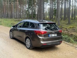 Brown Kia Ceed 2018 in Riga, with an engine capacity of 1.60 L and mileage of 131 thousand km for 7000 €, photo 6 on AUTOMOTO.COM.LV