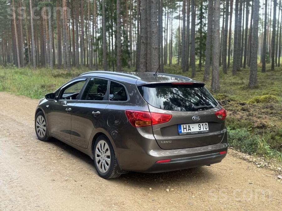 Brown Kia Ceed 2018 in Riga, with an engine capacity of 1.60 L and mileage of 131 thousand km for 7000 €, photo 6 on AUTOMOTO.COM.LV