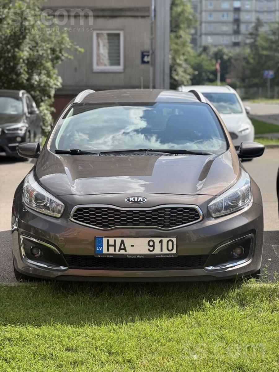 Brown Kia Ceed 2018 in Riga, with an engine capacity of 1.60 L and mileage of 131 thousand km for 7000 €, photo 10 on AUTOMOTO.COM.LV