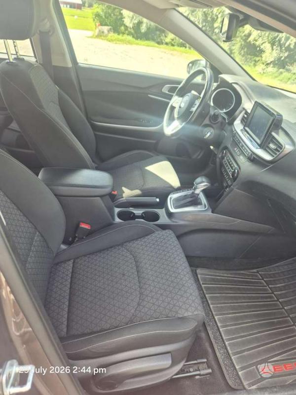 Brown Kia Ceed 2018 in Palanga, with an engine capacity of 1.35 L and mileage of 219 thousand km for 6900 €, photo 5 on AUTOMOTO.COM.LV