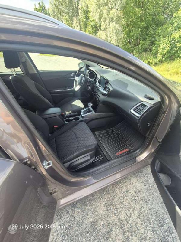 Brown Kia Ceed 2018 in Palanga, with an engine capacity of 1.35 L and mileage of 219 thousand km for 6900 €, photo 7 on AUTOMOTO.COM.LV