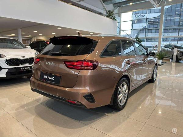 Brūns Kia Ceed 2021 Viļņa, ar dzinēja tilpumu 1.50 L un nobraukumu 59 tūkst. km par 16900 €, foto 2 vietnē AUTOMOTO.COM.LV