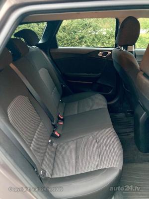 Brown Kia Ceed 2021 in Tartu, with an engine capacity of 1.50 L and mileage of 15 thousand km for 14700 €, photo 10 on AUTOMOTO.COM.LV