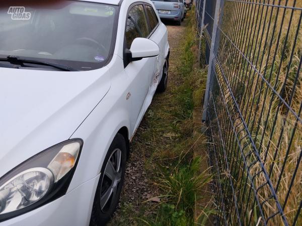 Kia Ceed 2008 in Siauliai, with an engine capacity of 1.60 L and mileage of 230 thousand km for 580 €, photo 4 on AUTOMOTO.COM.LV