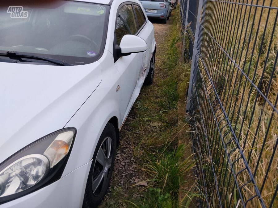 Kia Ceed 2008 Šauļi, ar dzinēja tilpumu 1.60 L un nobraukumu 230 tūkst. km par 580 €, foto 4 vietnē AUTOMOTO.COM.LV