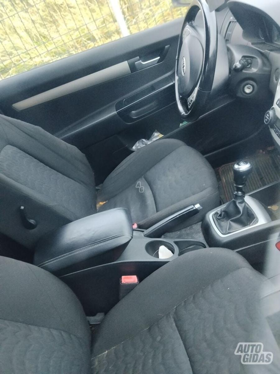 Kia Ceed 2008 Šauļi, ar dzinēja tilpumu 1.60 L un nobraukumu 230 tūkst. km par 580 €, foto 6 vietnē AUTOMOTO.COM.LV