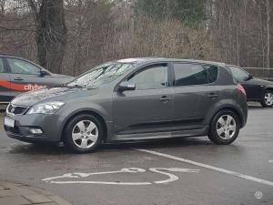 Green Kia Ceed 2012 in Kaunas, with an engine capacity of 1.59 L and mileage of 127 thousand km for 2700 €, photo  on AUTOMOTO.COM.LV
