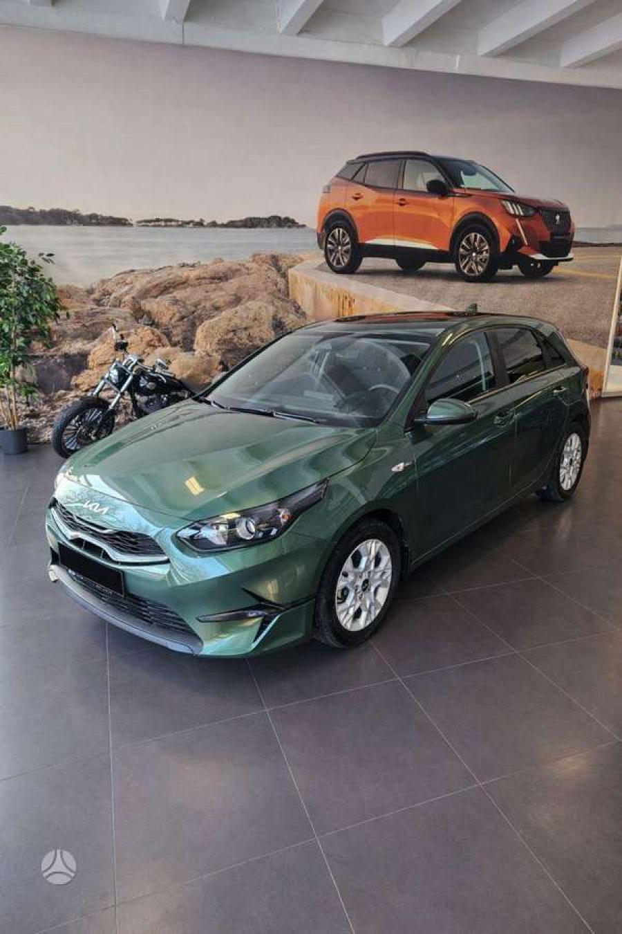 Green Kia Ceed 2025 in Klaipeda, with an engine capacity of 1.48 L and mileage of 5 thousand km for 20900 €, photo 1 on AUTOMOTO.COM.LV