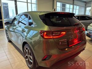 Green Kia Ceed 2025 in Liepaja, with an engine capacity of 1.50 L and mileage of 12 thousand km for 24940 €, photo 5 on AUTOMOTO.COM.LV