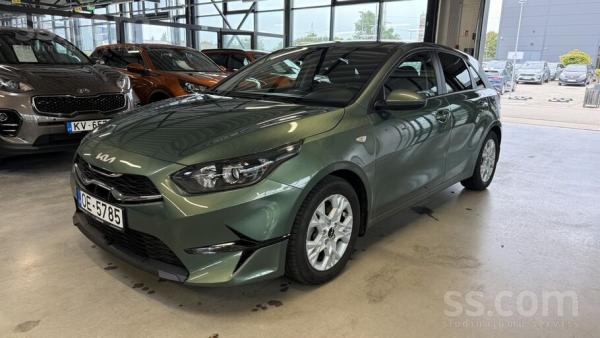 Zaļš Kia Ceed 2025 Rīga, ar dzinēja tilpumu 1.50 L un nobraukumu 41 tūkst. km par 18500 €, foto 1 vietnē AUTOMOTO.COM.LV
